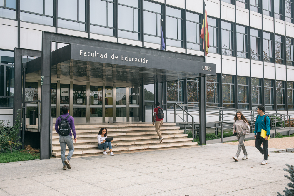 5 claves principales por las que elegir estudiar en la UNED