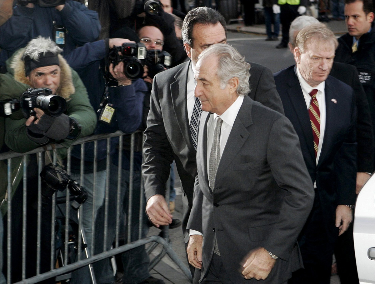 La nuera de Madoff: "Si viera a mi suegro, le escupiría en la cara"