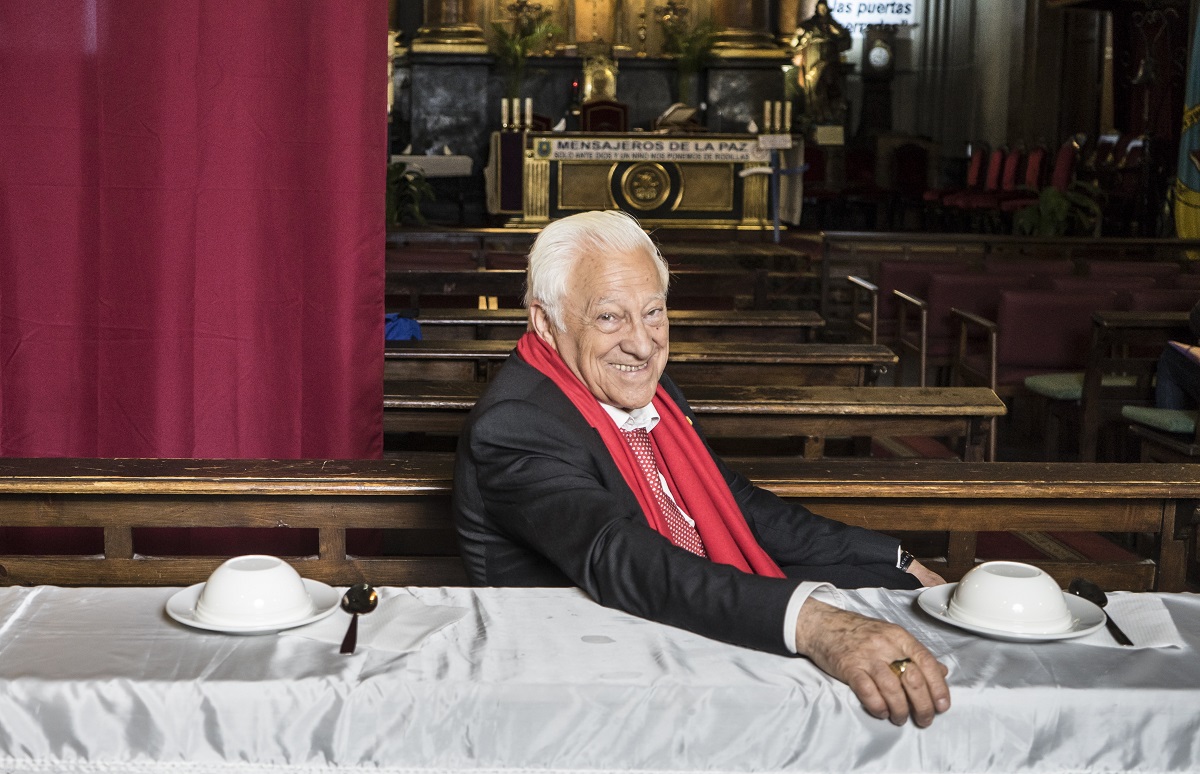 Padre Ángel: "Por la mañana soy de Rajoy y por la tarde de Carmena"