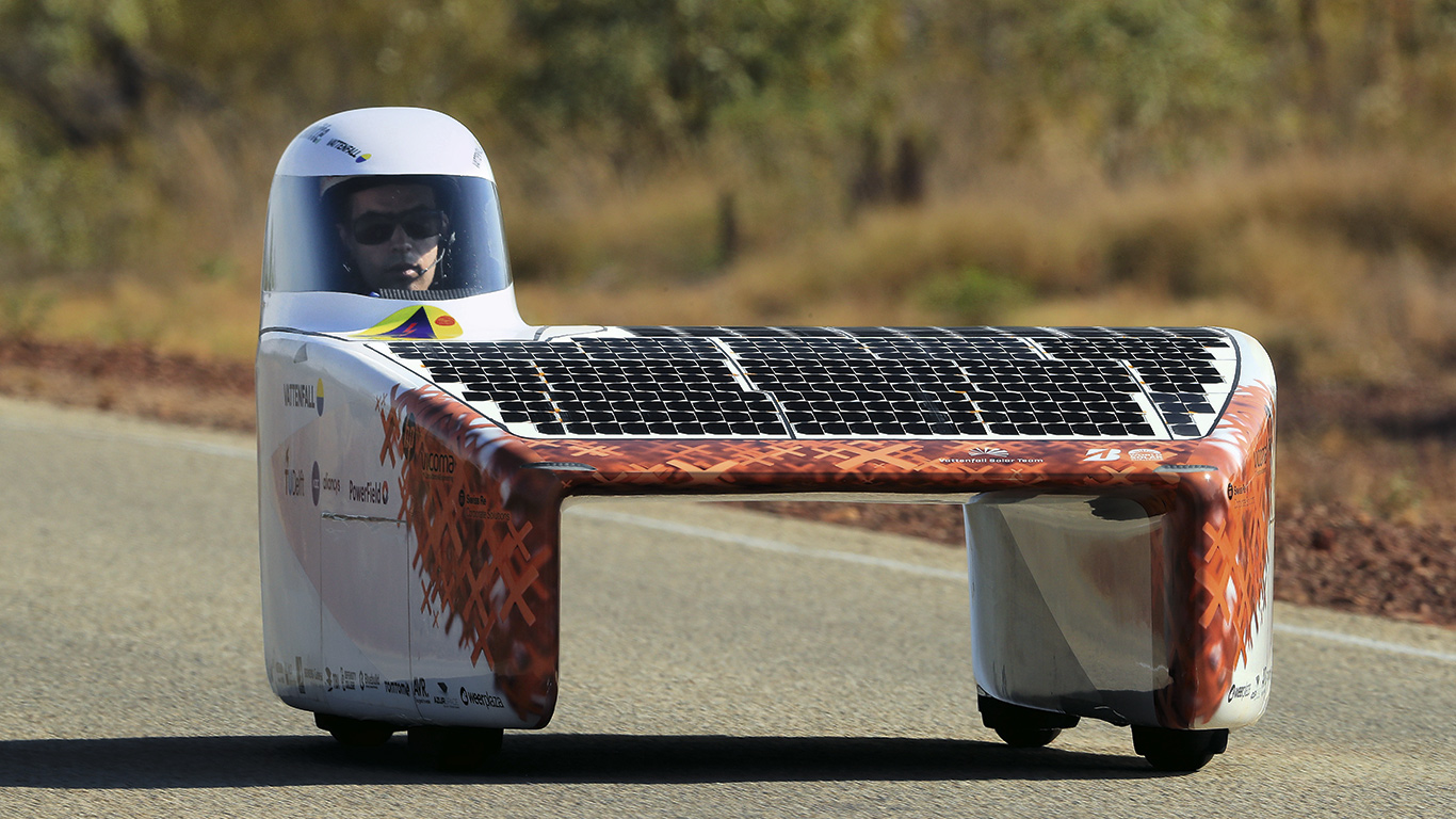 La Fórmula 1 de la energía solar: una carrera que bate récords